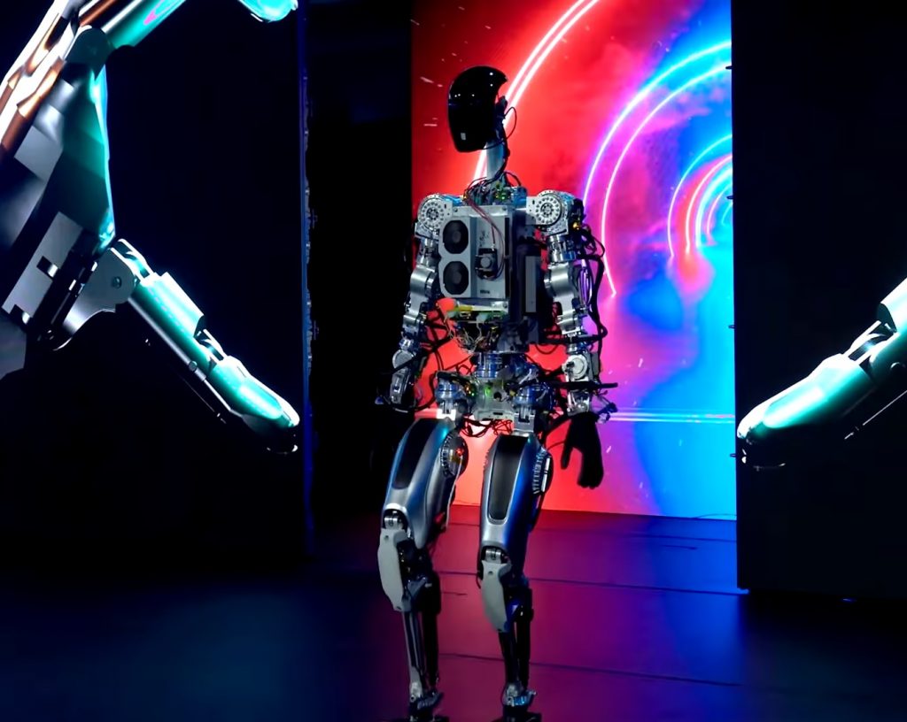 Илон Маск показал реальный прототип робота-гуманоида Optimus – Let AI be